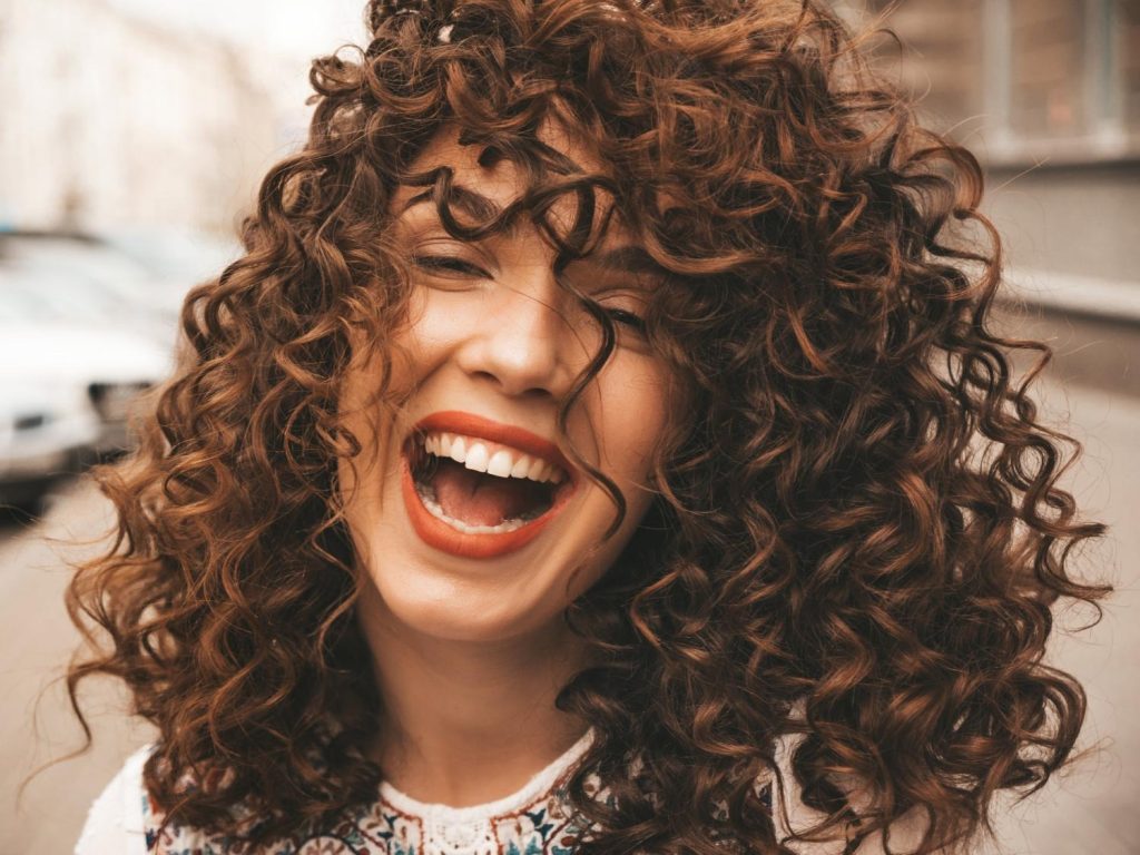 Amika Products for Curly Hair: A Simple Guide to Choosing - 2A Magazine